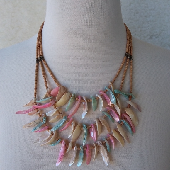 Vintage | Jewelry | Brown Beaded Three Strand Shell Necklace | Poshmark